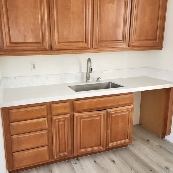 White Venatino Quartz Slab – KBF Home Improvement